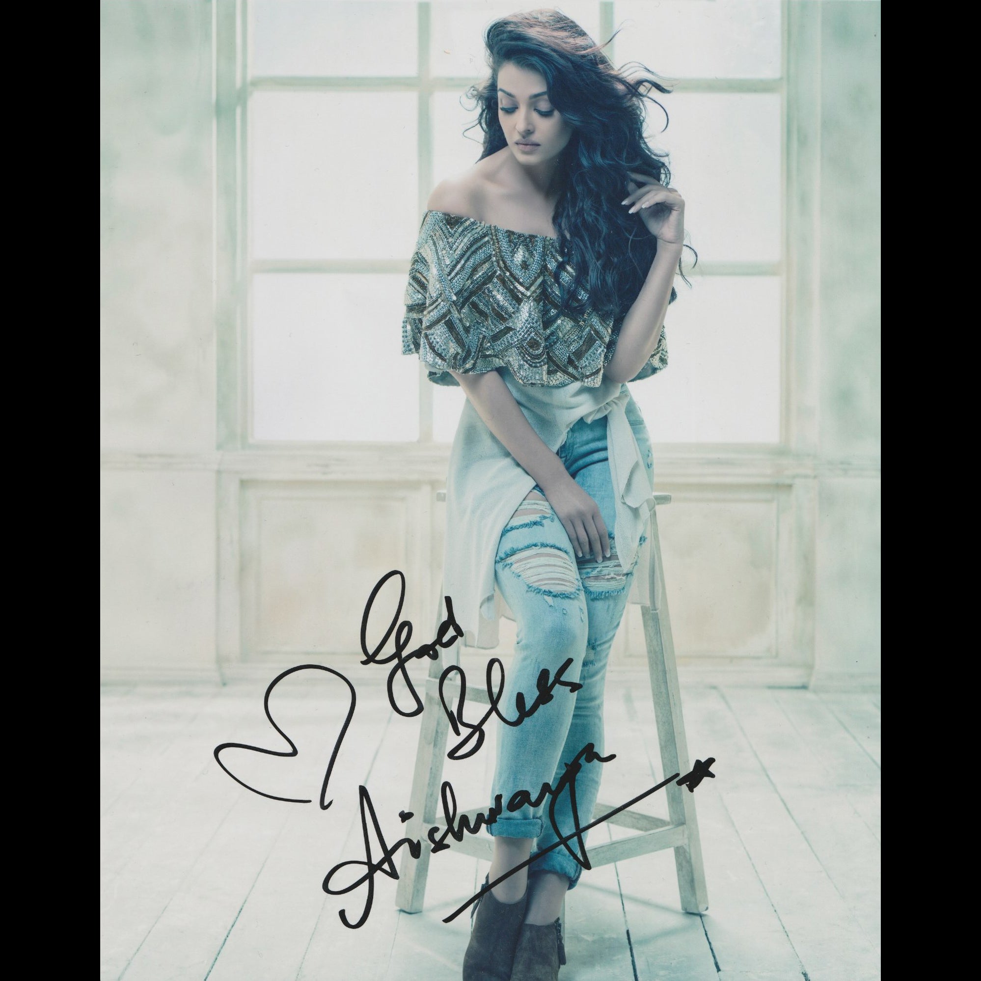 Aishwarya RAI – Fresh and French autographs