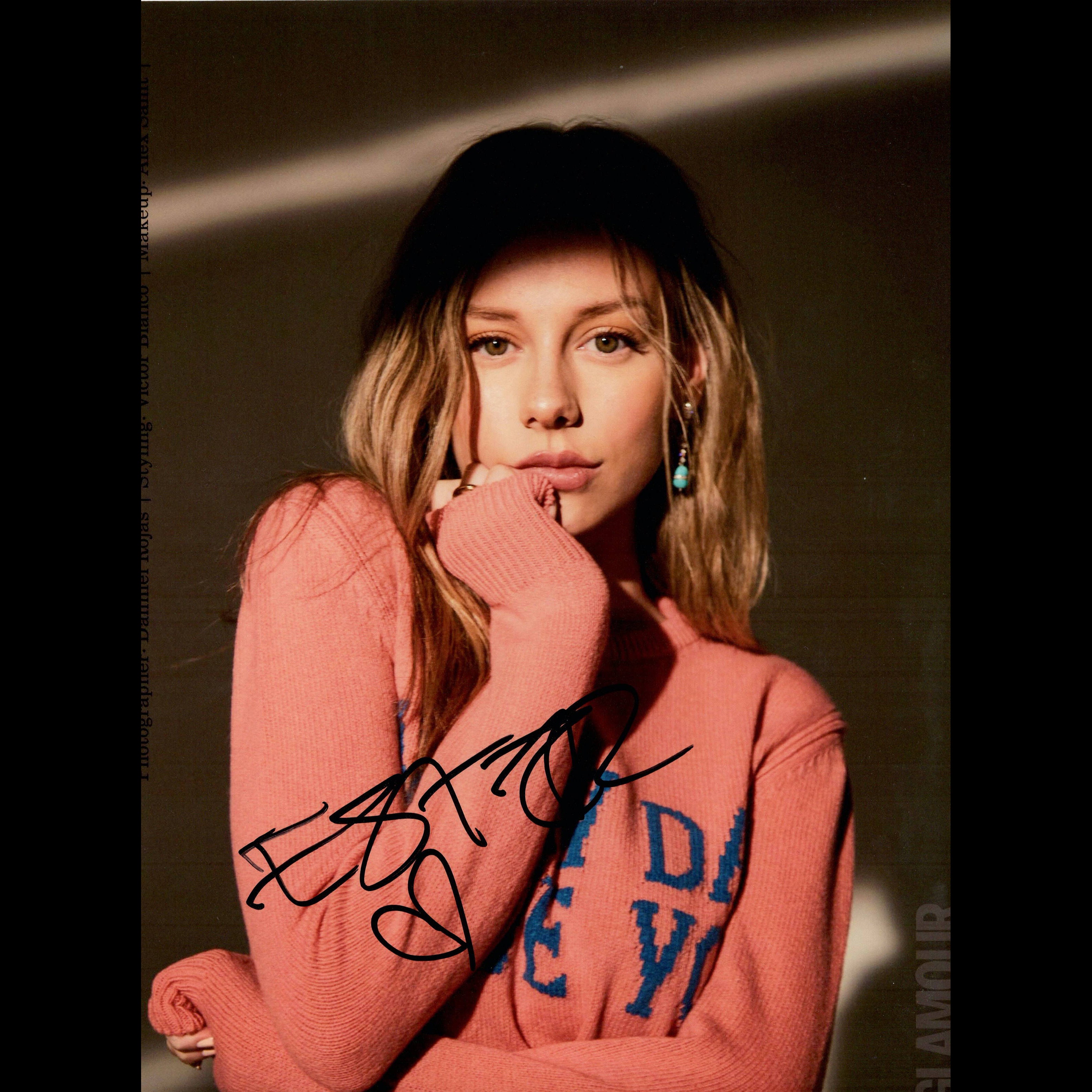 Ester EXPOSITO – Fresh and French autographs