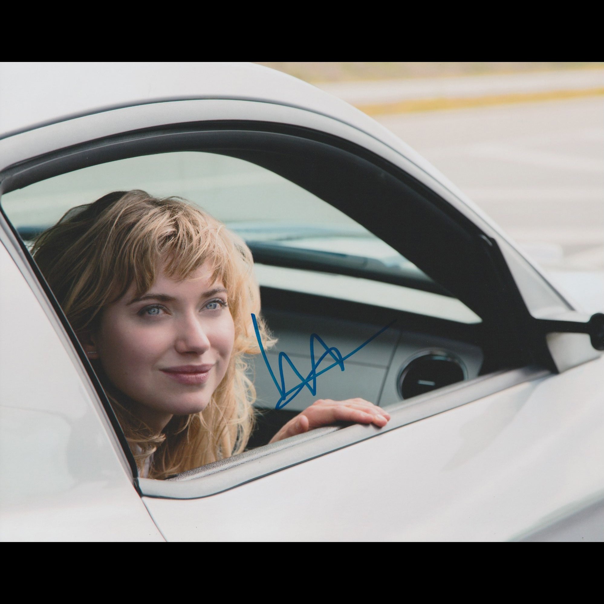 Imogen POOTS – Fresh and French autographs