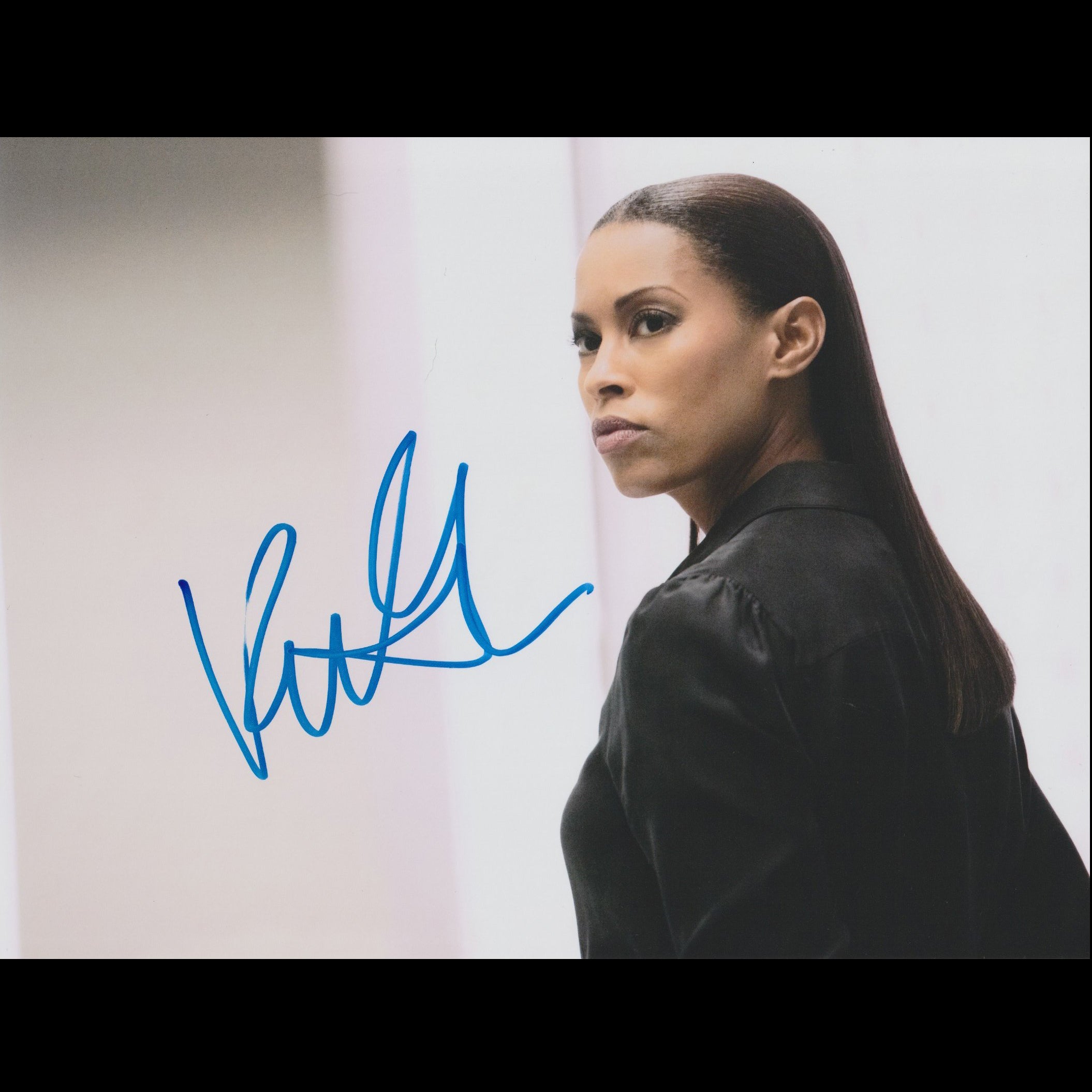 Kearran GIOVANNI (Major Crimes) – Fresh and French autographs