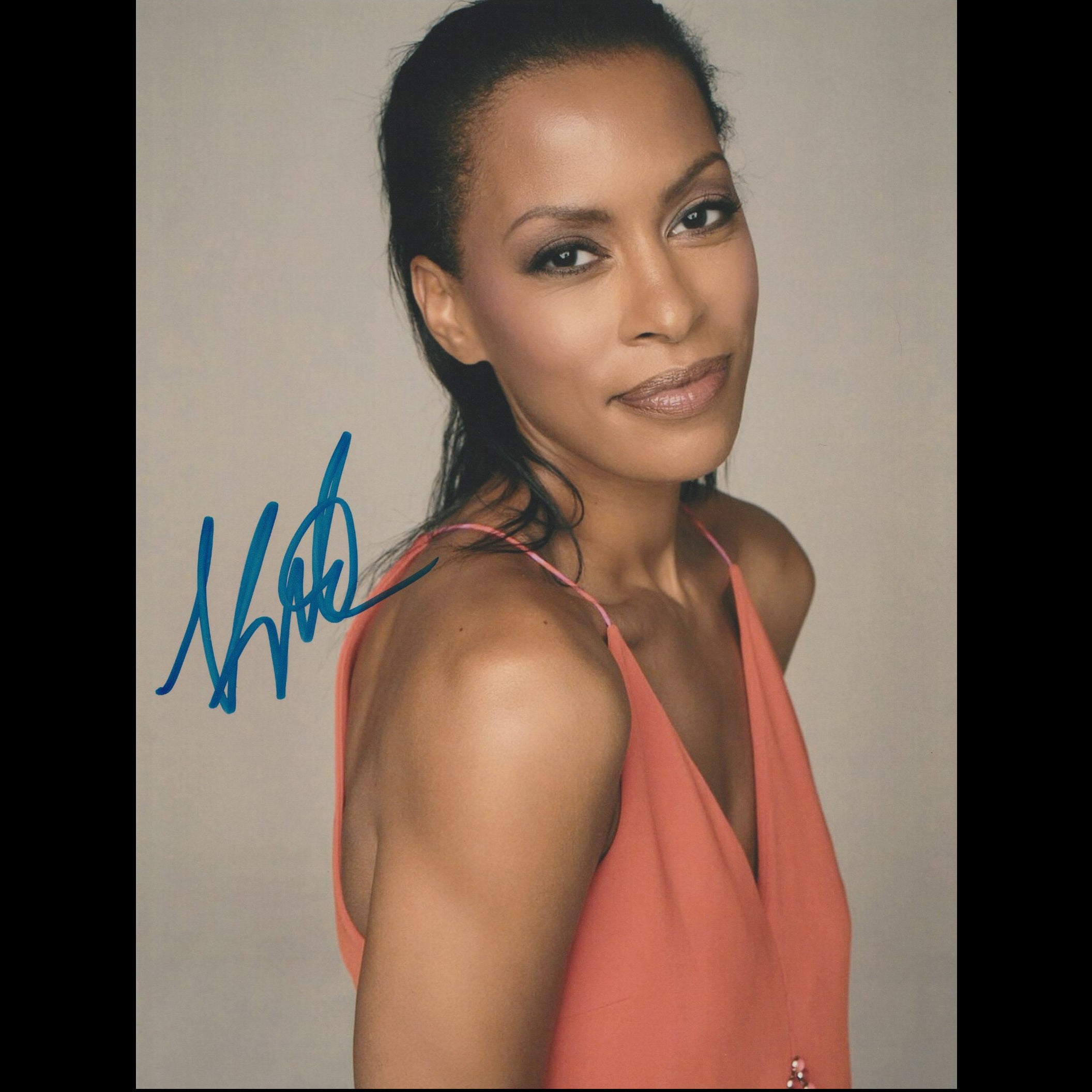 Kearran GIOVANNI – Fresh and French autographs
